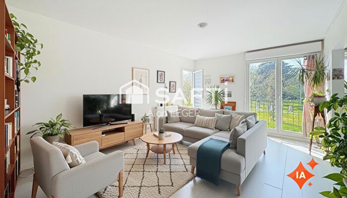 Appartement à vendre - Pessac, Le Monteil - 4 pièces - 2 chambres