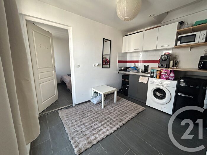 Paris 18ème, Barbès, Château Rouge : Appartement 2 pièces à vendre