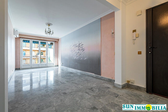 Appartement à vendre - Cagnes-sur-Mer, La Gare, Les Plans, Hippodrome - 2 pièces - 1 chambre