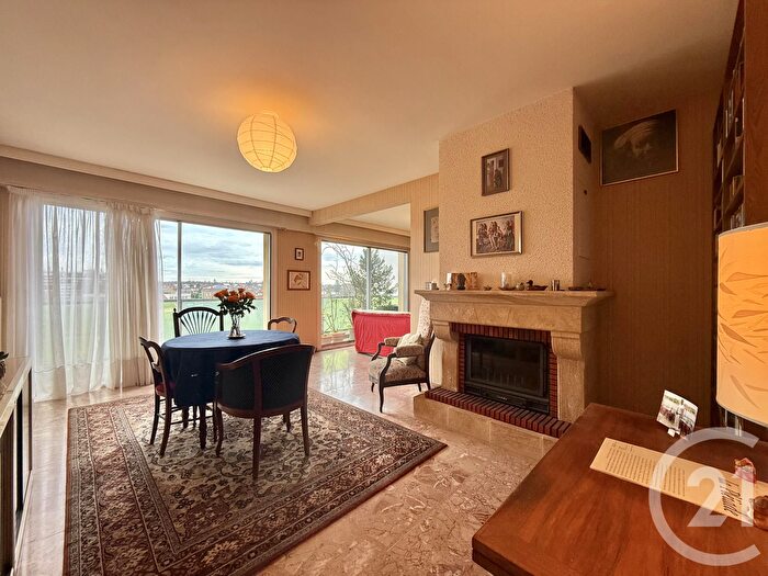 Appartement à vendre - Moulins, Gâteaux, Clos de Bourgogne - 5 pièces - 3 chambres