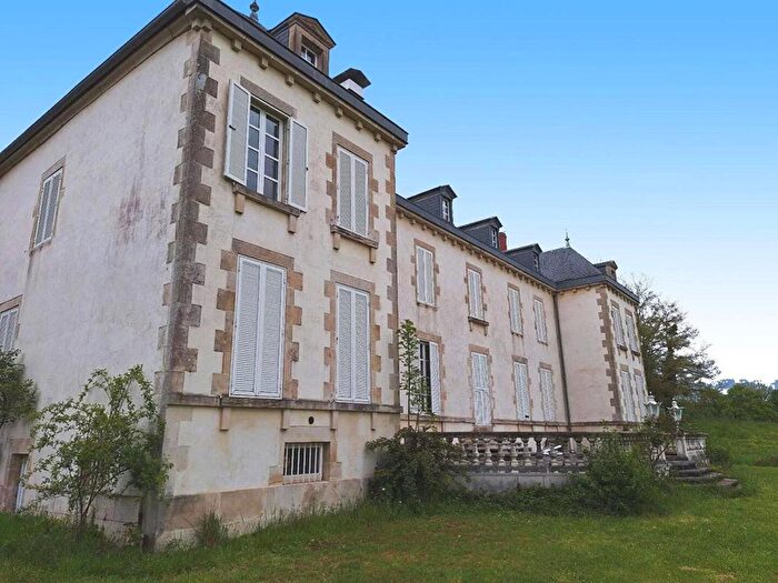 Moulins-Engilbert - Maison 12 pièces à vendre