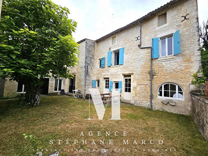 Taillebourg : Maison 7 pièces à vendre
