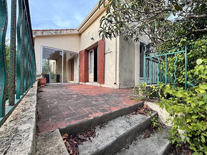 Maison à vendre - Saint-Geniès-de-Fontedit - 6 pièces - 4 chambres