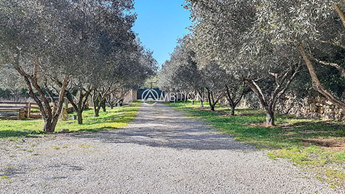 Maison à vendre - Bagnols-en-Forêt - 5 pièces - 3 chambres