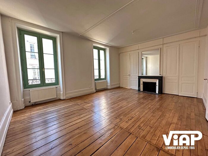Centre-Hôtel de Ville, Limoges : Appartement 2 pièces à louer