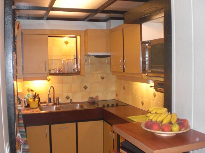 Appartement à louer - Chaillot, Paris ème arrondissement - 1 pièce