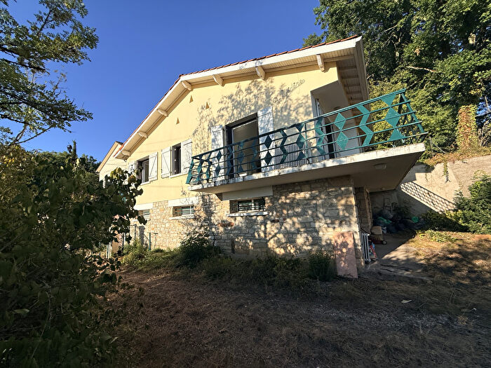 Maison 5 pièces à vendre à Puy-l'Évêque