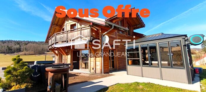 Maison à vendre - La Chaux-du-Dombief - 6 pièces - 5 chambres