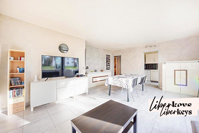 Appartement à vendre - Sarcelles, Sous-préfecture - 5 pièces - 3 chambres