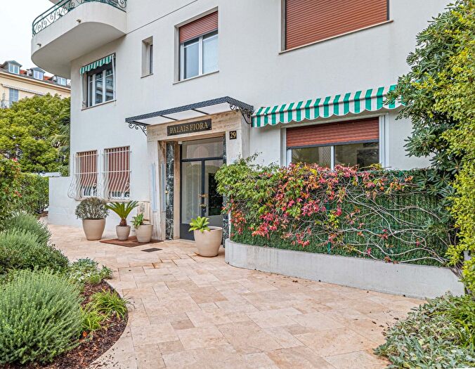 Appartement à vendre - Nice, Carré dor - 3 pièces