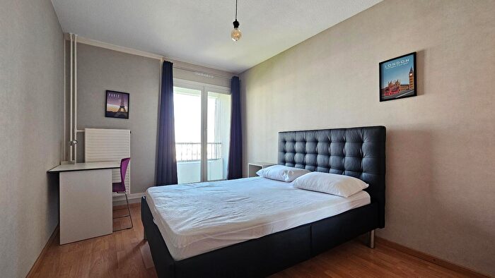 Appartement à louer - Bordeaux, Grand Parc - 1 pièce - 4 chambres