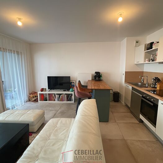 Appartement à louer - Clermont-Ferrand, Vallières, Sallins, Poncillon - 4 pièces - 3 chambres