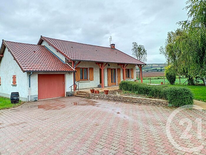 Maison 4 pièces à Ussel-d'Allier, à louer