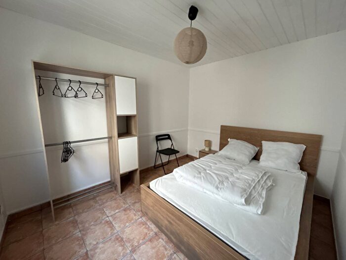 Appartement à louer - Barbâtre-Saint Remy-Verrerie, Reims - 2 pièces - 1 chambre