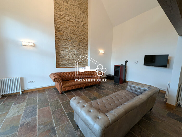 Maison 8 pièces à vendre à Parnac
