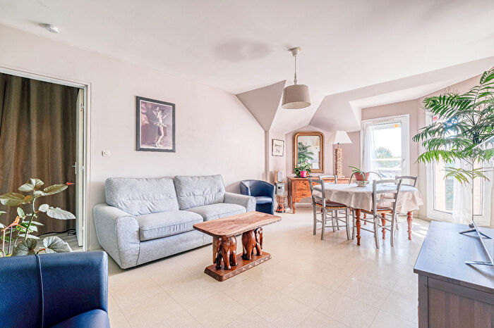 Appartement à vendre - Bailly-Romainvilliers - 4 pièces - 3 chambres