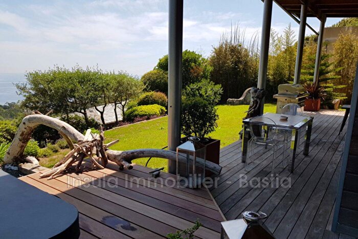 Maison à louer - Centre Ville-Cardo, Bastia - 6 pièces - 3 chambres