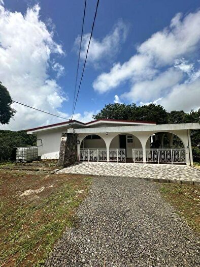 Maison à louer - Saint-Joseph - 4 pièces - 3 chambres