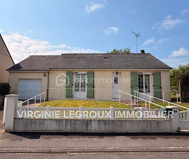 Saint-Ouën-des-Toits : Maison 4 pièces à vendre