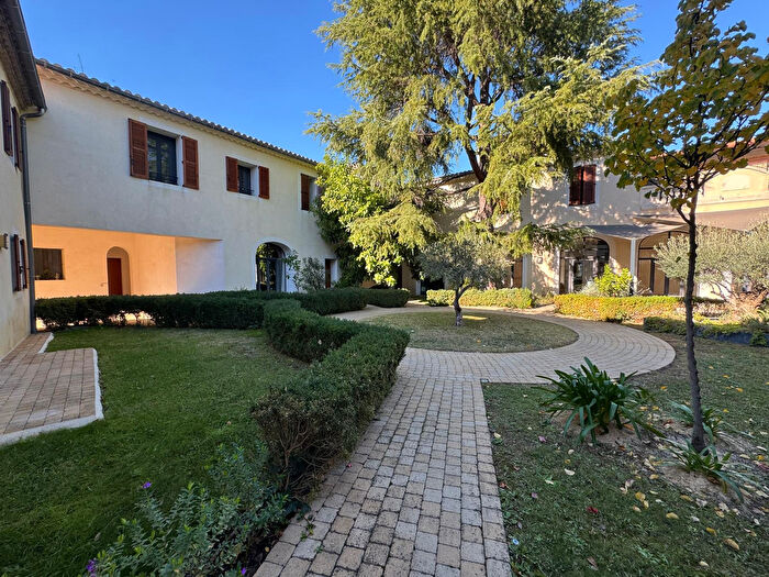 Maison à vendre - Nîmes, Carmes - 5 pièces - 3 chambres