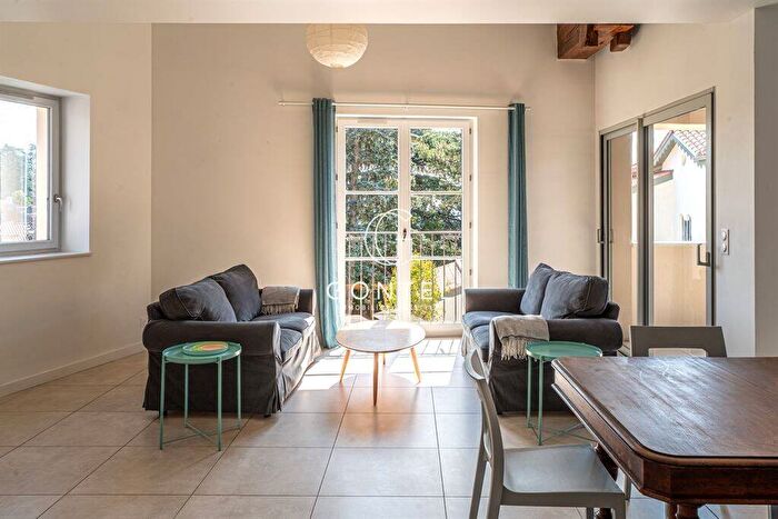 Appartement à louer - Saint-Cyr-au-Mont-dOr - 4 pièces - 3 chambres