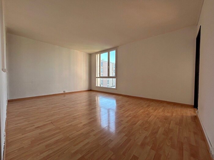 Appartement 3 pièces à vendre à Bois-dArcy, La Croix Blanche