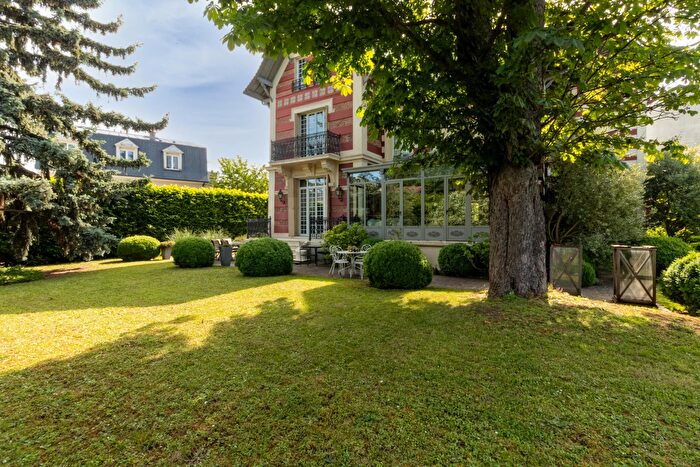 Livry-Gargan, Gargan - Maison 18 pièces à vendre