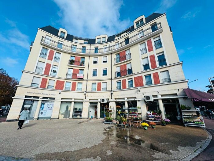 Appartement à vendre - Le Raincy, Gare - 2 pièces - 1 chambre