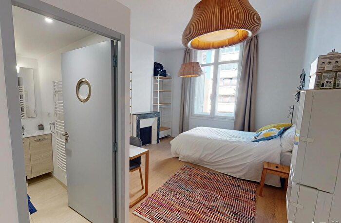 Appartement à louer - Bordeaux, Pellegrin, Chaban-Delmas - 1 pièce - 1 chambre