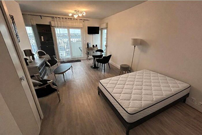 Appartement à louer - Barbâtre-Saint Remy-Verrerie, Reims - 1 pièce