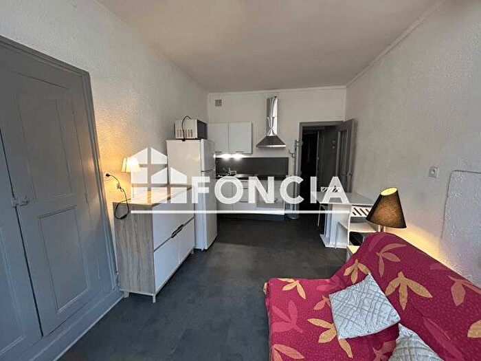 Centre Ville Ouest, Voiron : Appartement 1 pièce à louer
