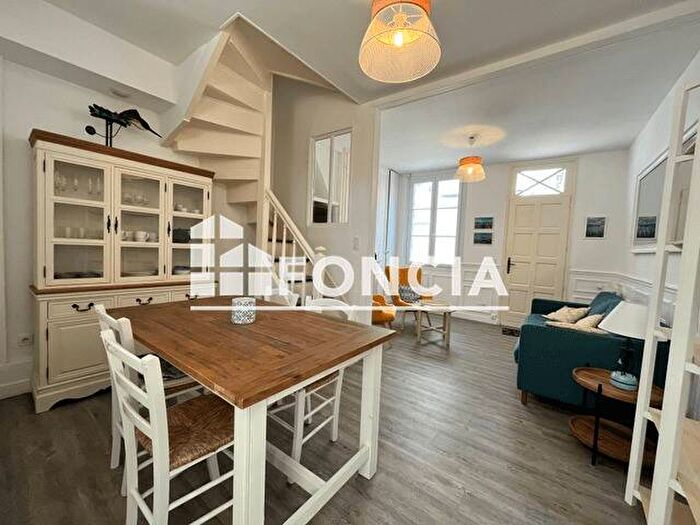 Maison à louer - Port Littoral-Ville Nord, Trouville-sur-Mer - 4 pièces - 3 chambres