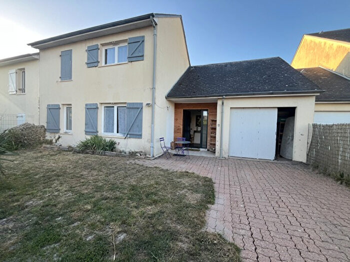Maison 4 pièces à Chinon, à vendre