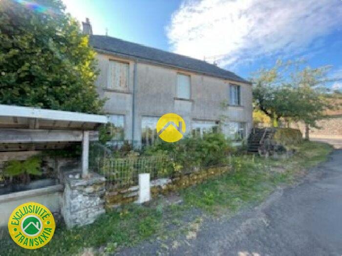 Maison à vendre - Pierrefort - 9 pièces - 6 chambres