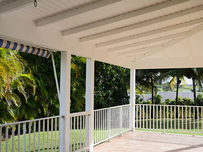 Maison à louer - Baie-Mahault - 4 pièces - 3 chambres