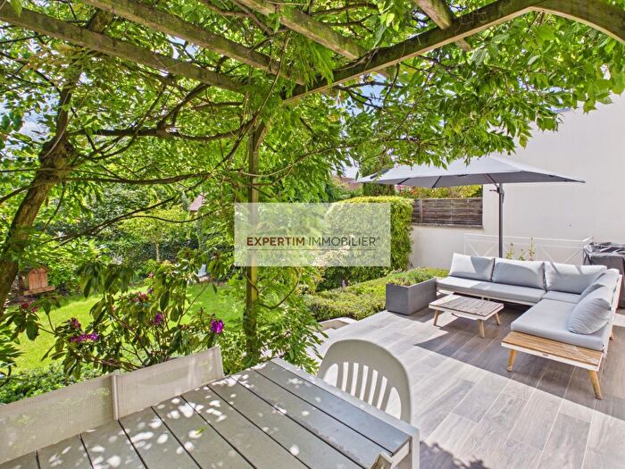 Noisy-le-Roi - Maison 8 pièces à vendre