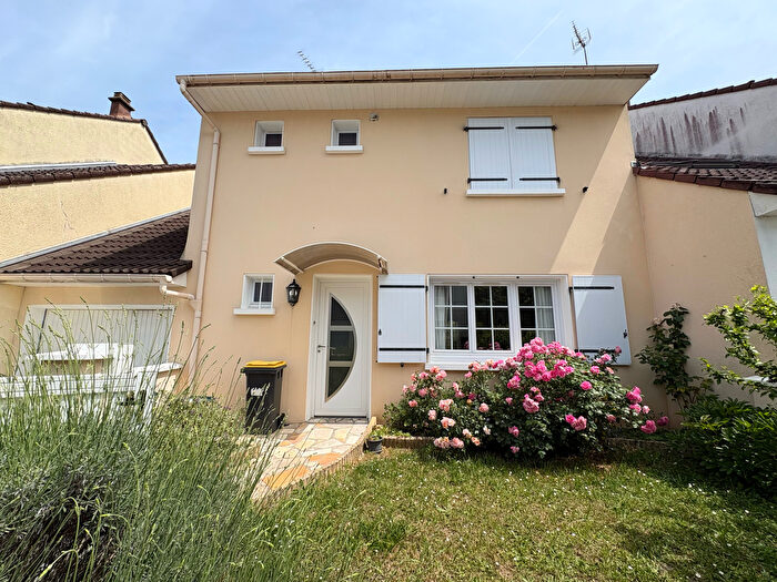 Le Plessis-Trévise, Saint-Antoine : Maison 6 pièces à vendre