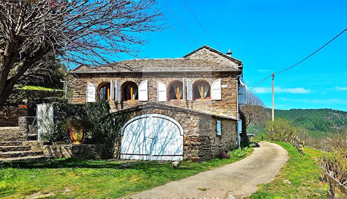 Maison à vendre - Le Collet-de-Dèze - 9 pièces - 6 chambres