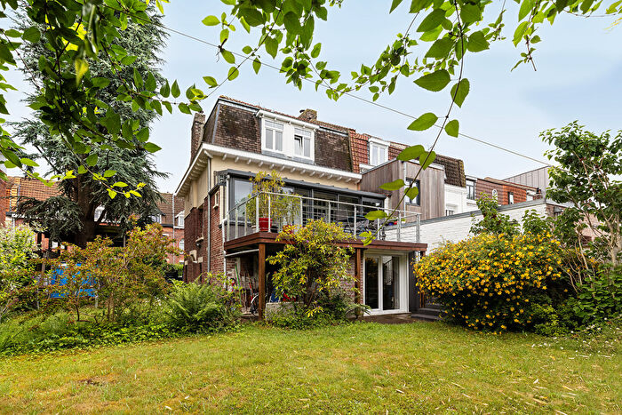 Maison 5 pièces à Villeneuve-d'Ascq, Sart, Babylone, à vendre