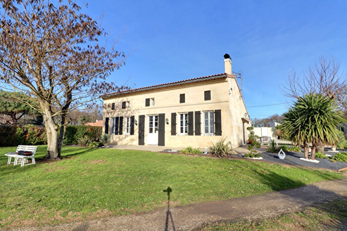 Maison à vendre - La Lande-de-Fronsac - 7 pièces - 5 chambres