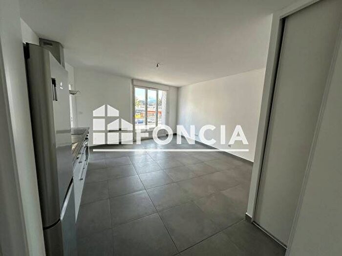 Appartement à louer - Croix Rouge-Portail-Rouge Sémard, Saint-Martin-dHères - 2 pièces - 1 chambre