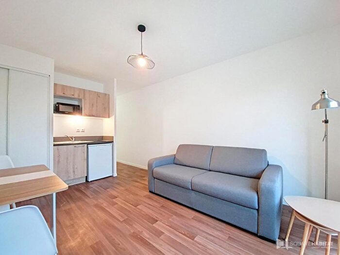 Appartement à louer - Quartiers Nord-Est, Les Longs Champs - 1 pièce