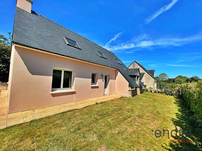 Maison 4 pièces à louer à Edern