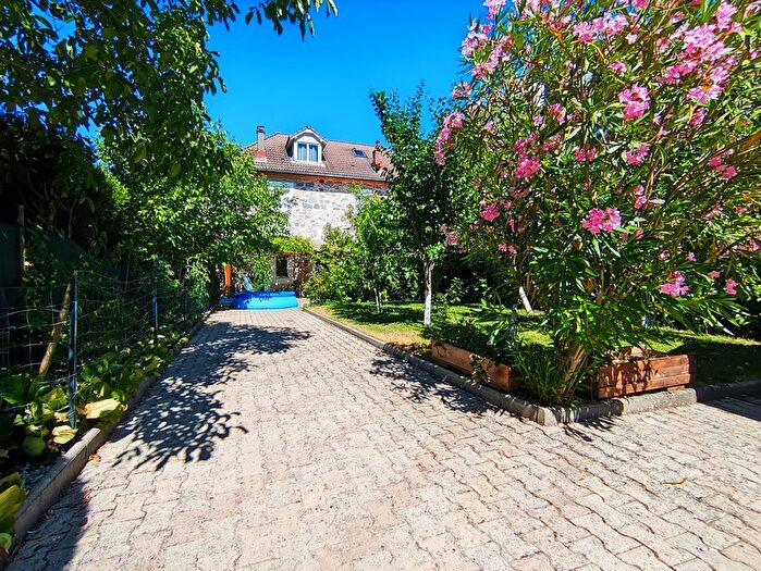 Maison 4 pièces à vendre à Douvaine