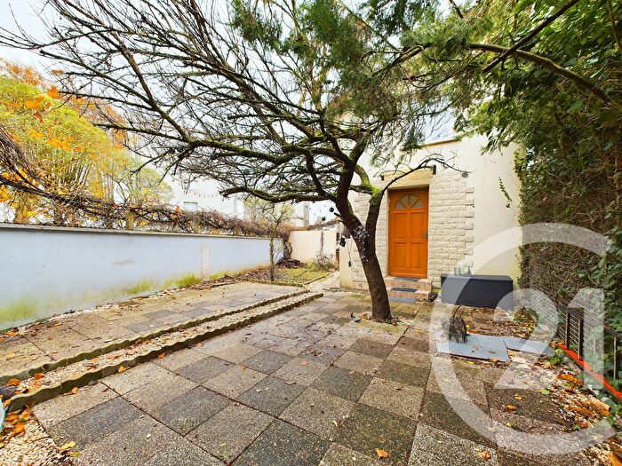 Trappes, Centre-ville, Jaurès, Gare - Maison 3 pièces à vendre