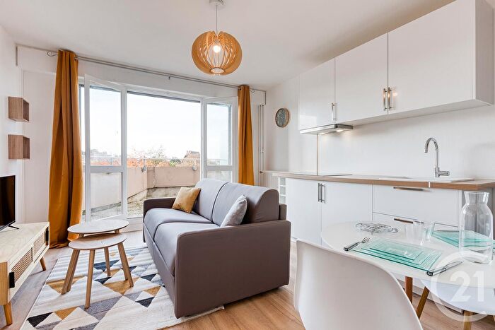 Appartement à louer - Melun, Rive de Seine, Sud - 1 pièce