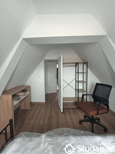 Appartement à louer - Centre-Neuf Bourg-Quesnoy-Delsaux-Musée-Cannoniers-Gare, Valenciennes - 1 pièce - 4 chambres