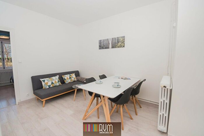 Appartement à louer - Bourg-en-Bresse, Gare, Peloux-Mail, Citadelle - 2 pièces - 1 chambre