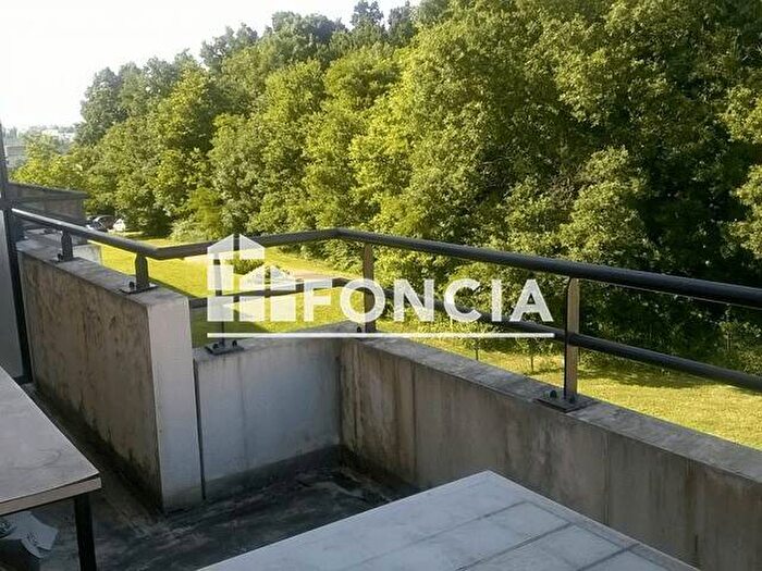 Appartement à louer - Centre-Saint Bonnet-Muissiat, Villefontaine - 3 pièces - 2 chambres