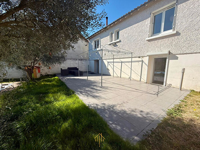 Maison à vendre - Chasseneuil-du-Poitou - 5 pièces - 3 chambres